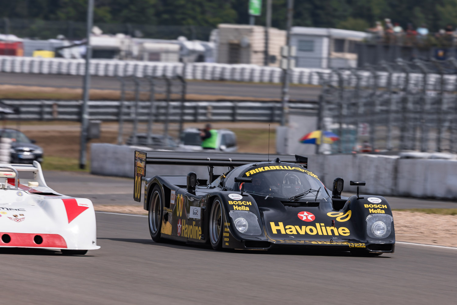 Frikadelli Racing gewinnt mit dem Porsche 962 bei den Nürburgring ...