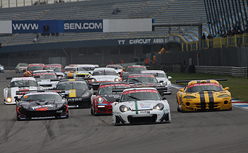 Rene Snel und Daniel Schrey holen sich den Gesamtsiegerpokal: Reichlich ...